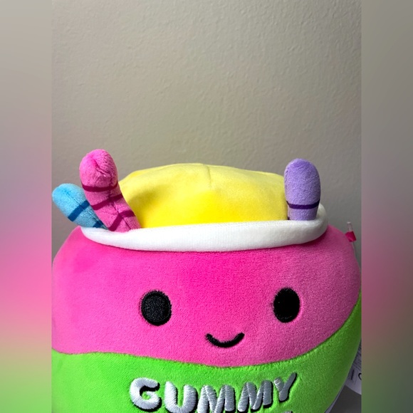 Squishmallows | Toys | Nwt Squishmallowsilver The Gummy Worms First To ...